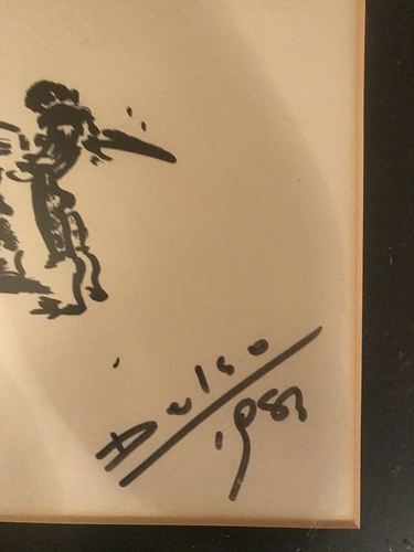 Noen som kjenner kunstner? - Kunstveggen